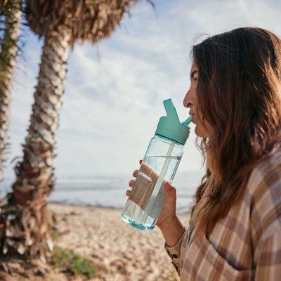 YETI Yonder 750 mL / 25 oz Plastic Water Bottle w/ Straw